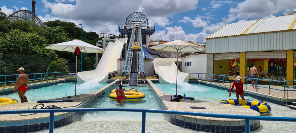 Dias mais divertidos no parque aquático Wet’n Wild – Revista Viaje Mais